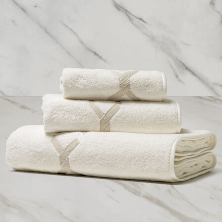 Continuity Embroidered Bath Sheet | Frette