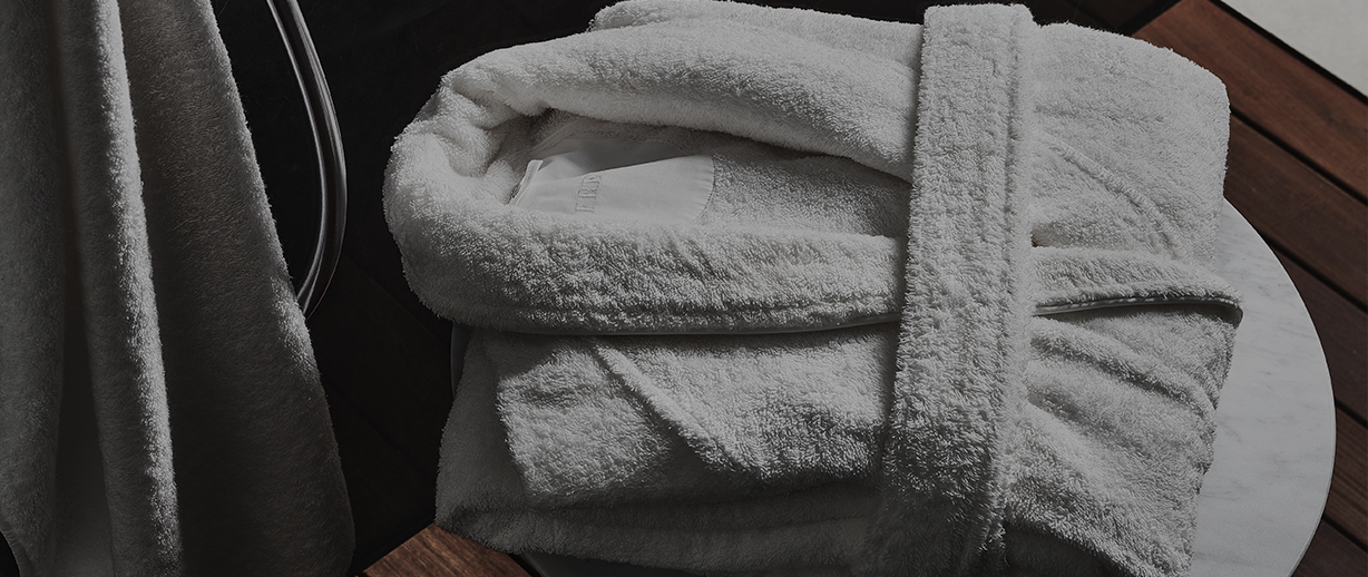 Bathrobes - Luxury Linens | Frette