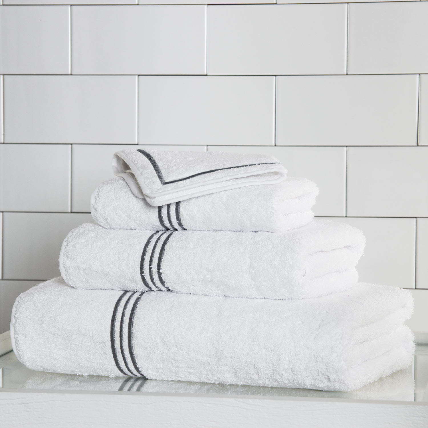 Triplo Bourdon Bath Towel | Frette